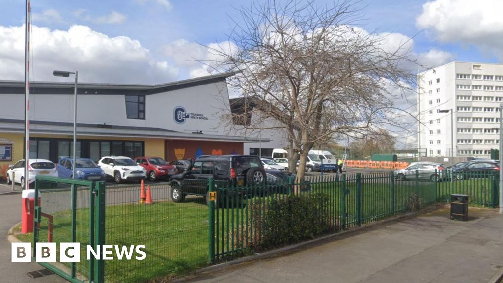 Coleshill Heath School: Probe after arsonist sets fire to door - BBC News
