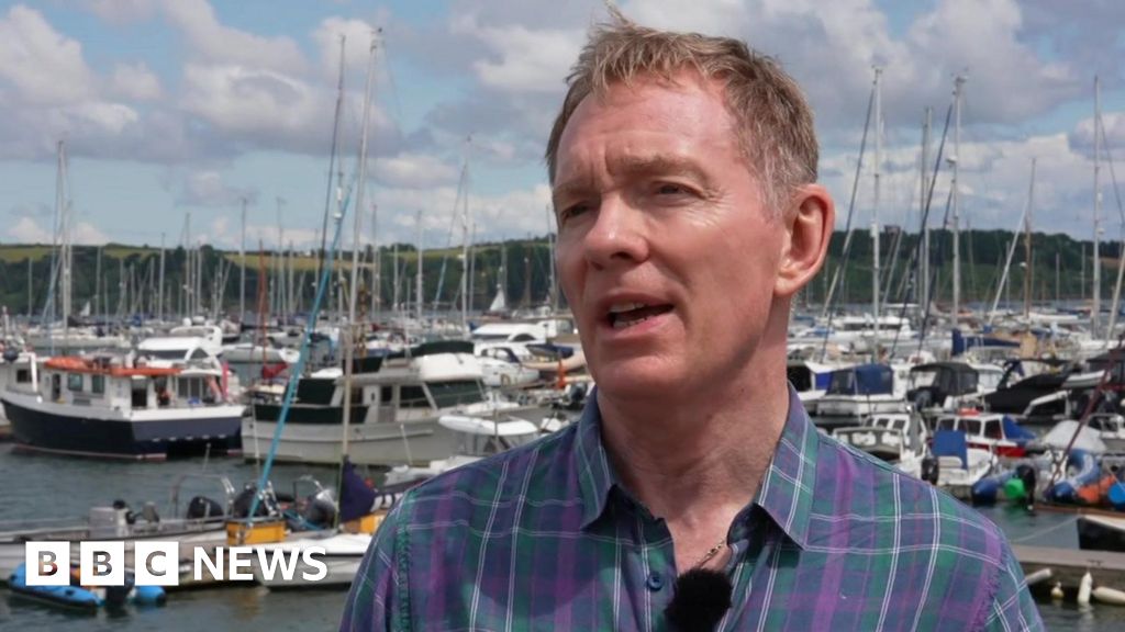 Minister wants to get more tourists to Cornwall - BBC News