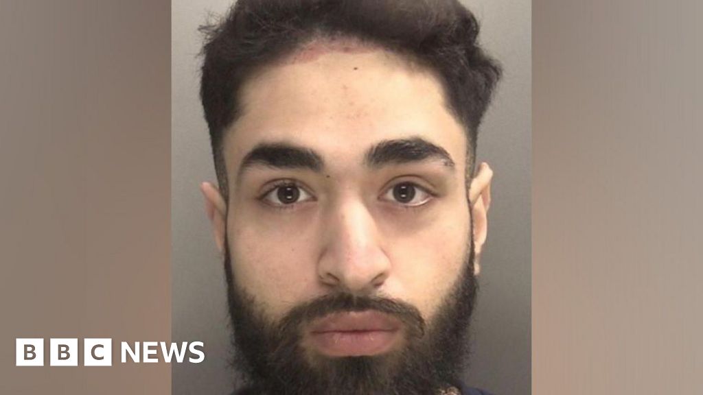 Man guilty of attempted murder for Smethwick park stabbing - BBC News