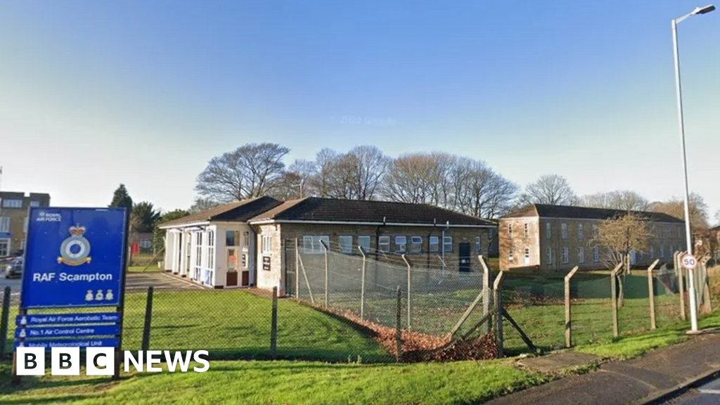 RAF Scampton asylum seeker numbers will be capped by Home Office - BBC News