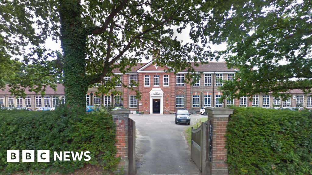 West Sussex: East Grinstead school shuts due to water outage