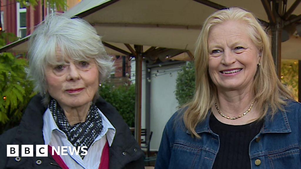 Joanna Simpson: Mother and best friend take Pride of Britain gong - BBC ...