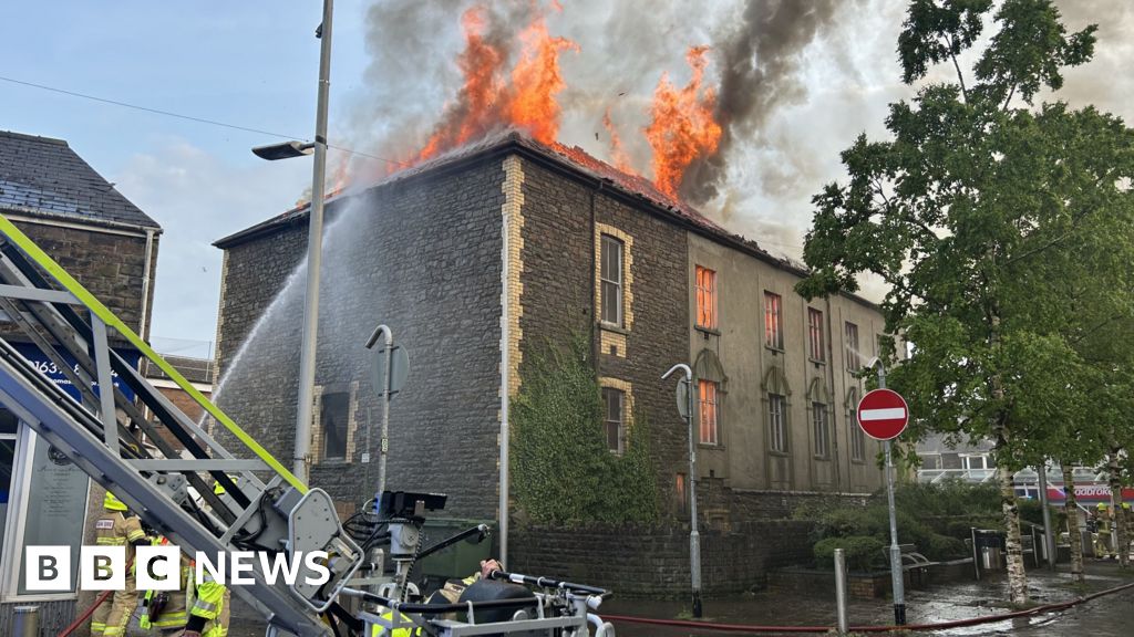 Port Talbot: Blaze at church in town centre - BBC News
