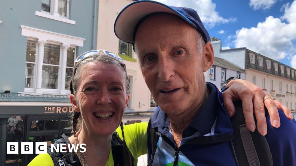 Fell runner guard of honour for legend Joss Naylor's funeral - BBC News