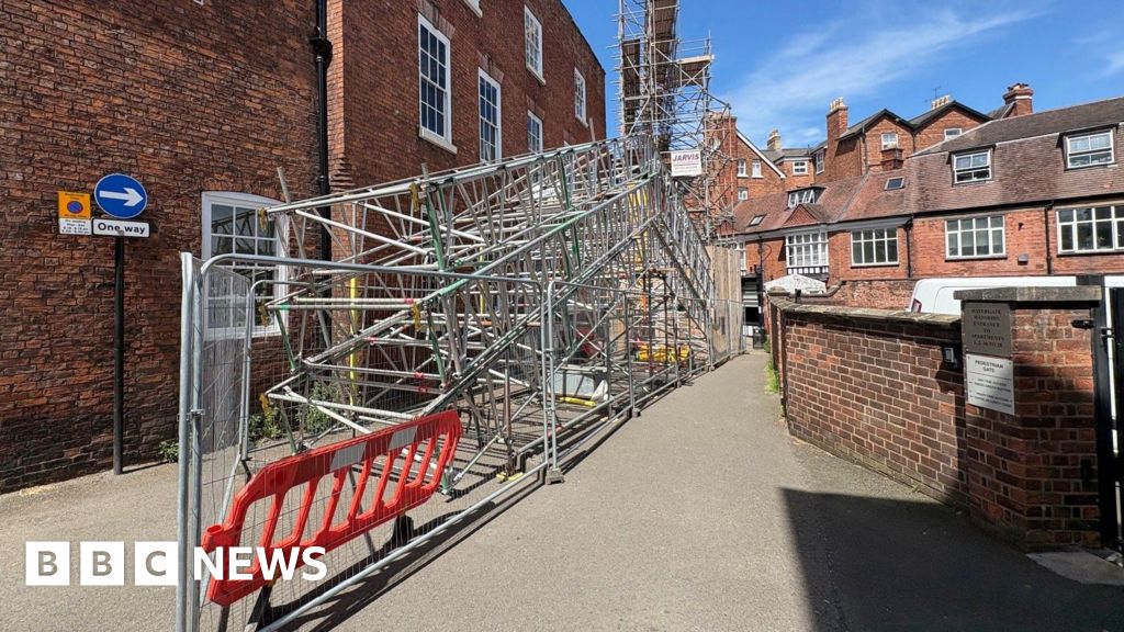 New roof to be lifted on to Perches House after fatal fire
