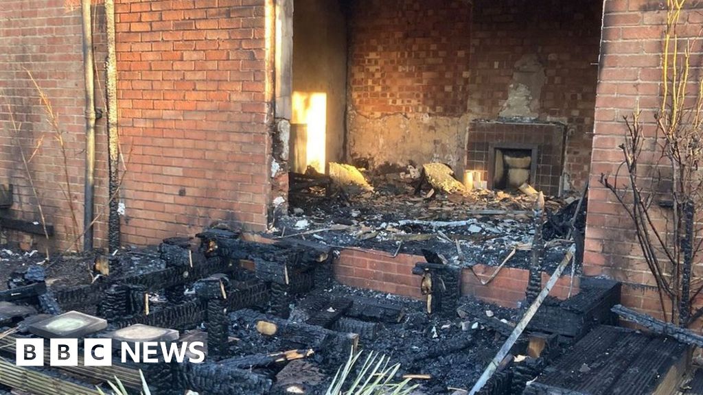 Barbecue fire leaves two Little Walden families homeless - BBC News