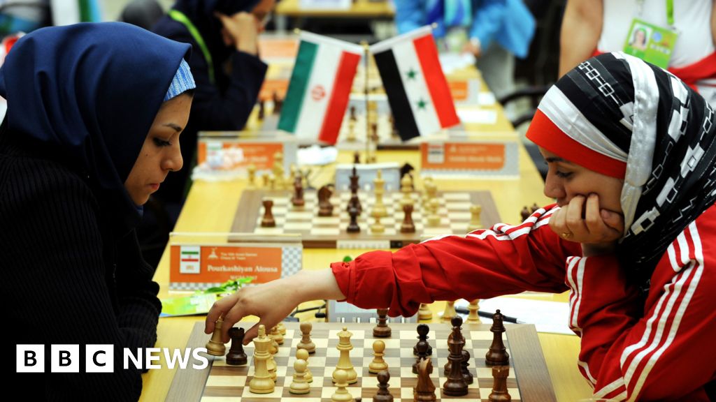 Calls for chess boycott over Iran's hijab laws - BBC News