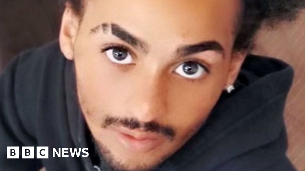 Nottingham: Pair who stabbed man to death at city centre flat jailed