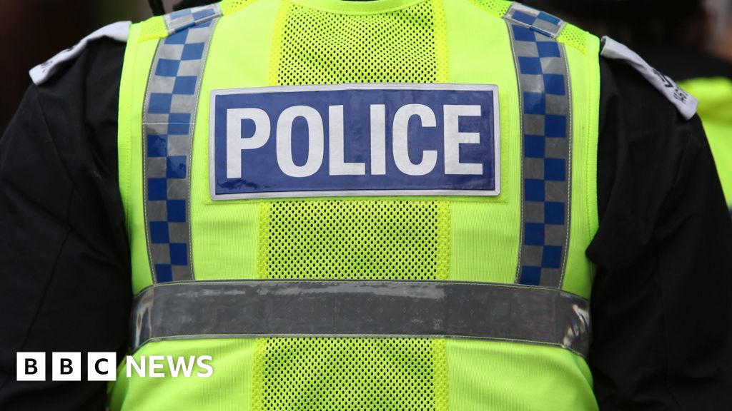 PC charged with perverting the course of justice - BBC News