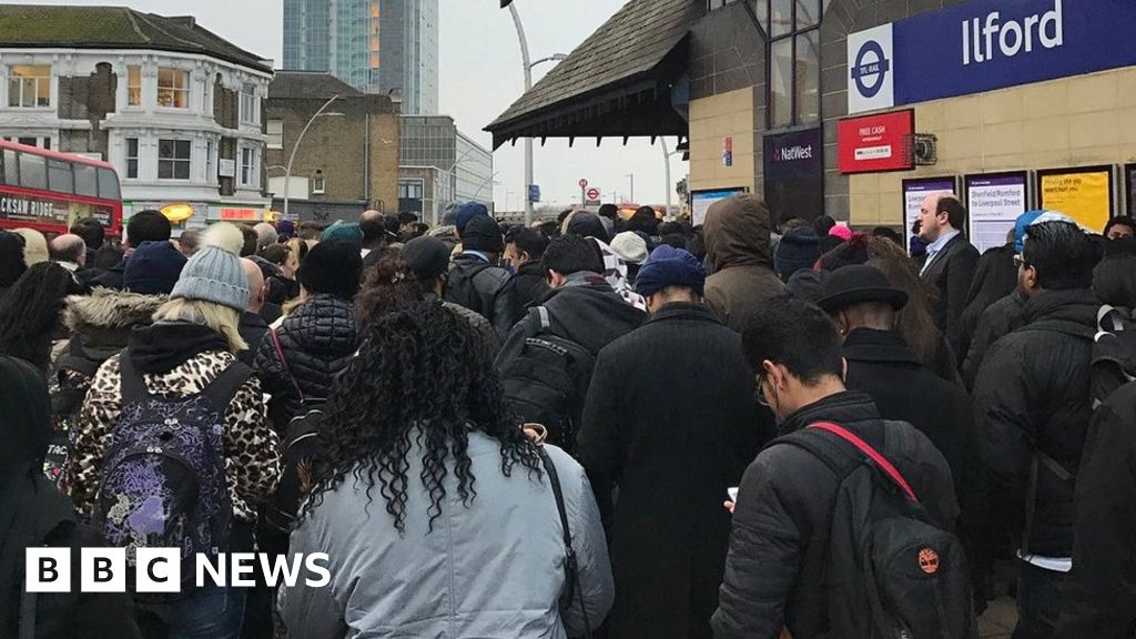 Tube strike on Central and Waterloo and City lines ends - BBC News