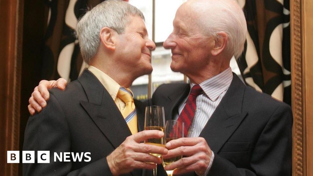 'Civil partnership let our friends relax' - BBC News