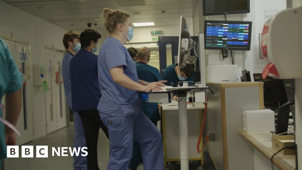 NHS pay rise in Wales: RCN to ballot members on industrial action - BBC ...