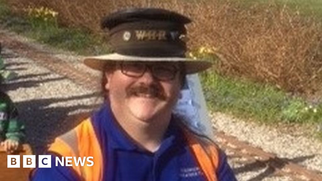 Ex-Lawyer Alan Blacker convicted of benefit fraud - BBC News