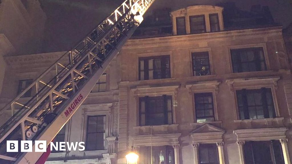 Law Society fire: Historic library avoids serious damage - BBC News