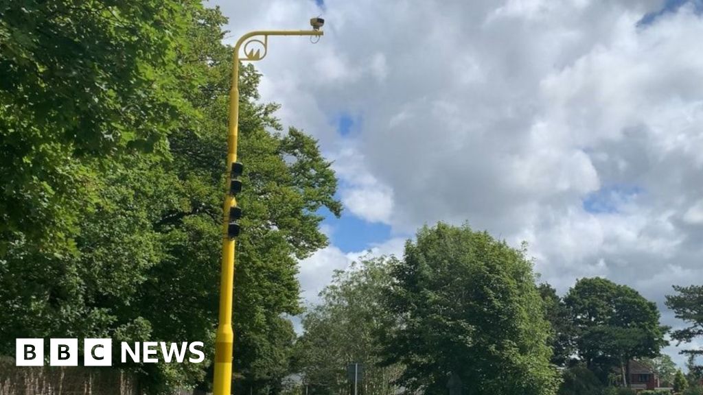 Lancashire: Speed cameras plan for two dangerous roads - BBC News