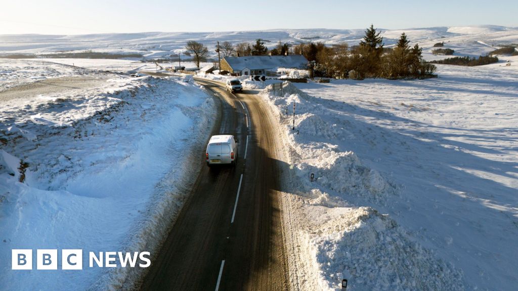 Fresh weather warnings for ice across UK - News Headlines
