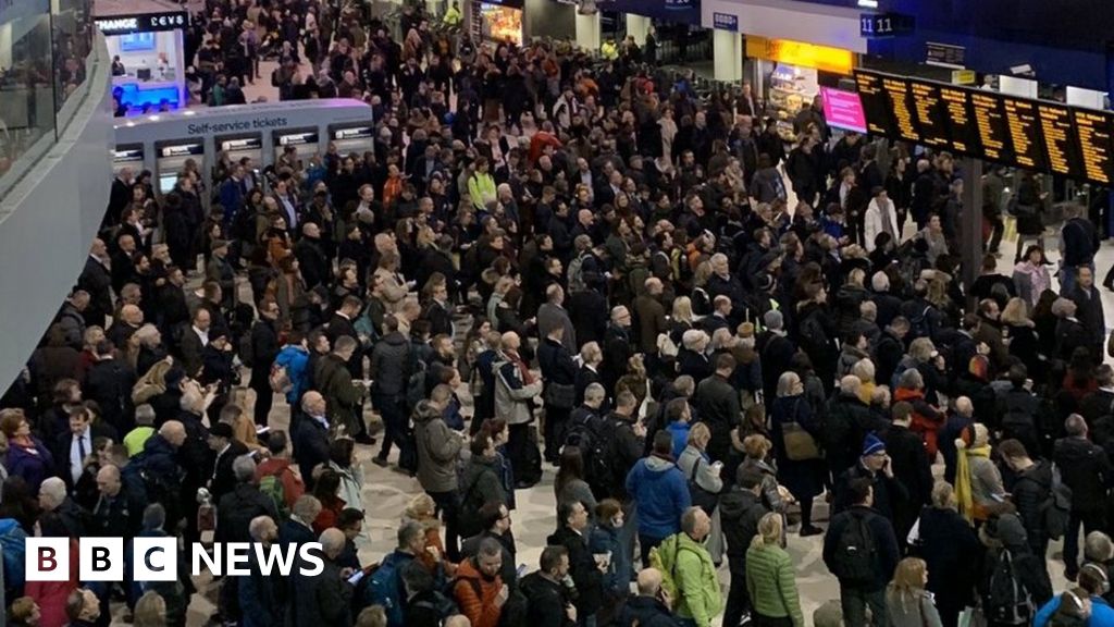 Eastleigh derailed freight train: Delays to continue until Monday - BBC ...