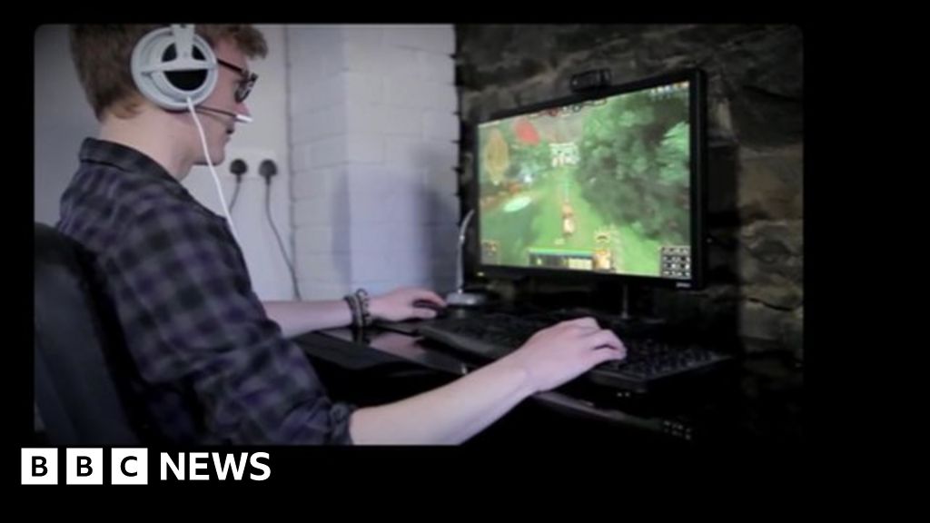 Smite e-sports star: Welsh man is UK's top pro-gamer - BBC News