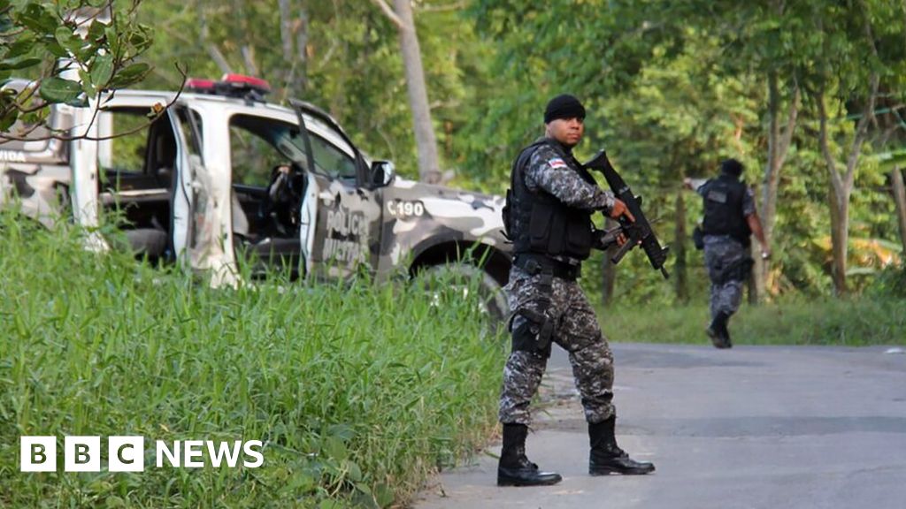Brazil prison riots: 114 fugitives still on the run - BBC News