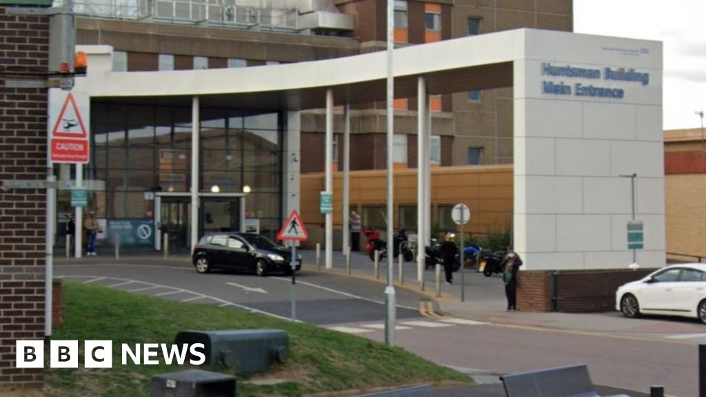 Sheffield: Woman hit by van at Northern General Hospital - BBC News