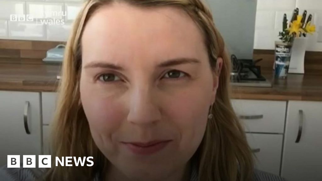 Scarlet fever: One mum on spotting the symptoms - BBC News