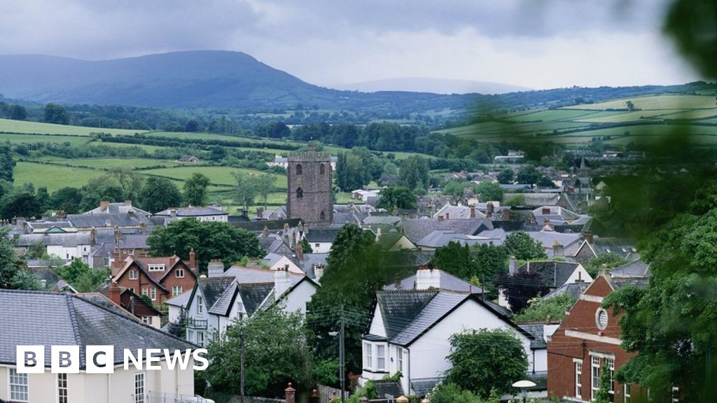 Brecon twinned with Nepalese village over Gurkha link - BBC News