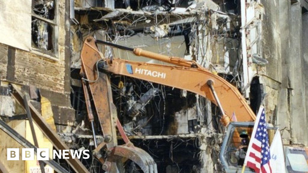 FBI re-releases 9/11 photos of Pentagon - BBC News