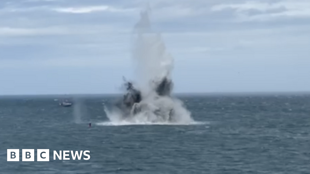 St Peter Port: World War Two bomb detonated - BBC News