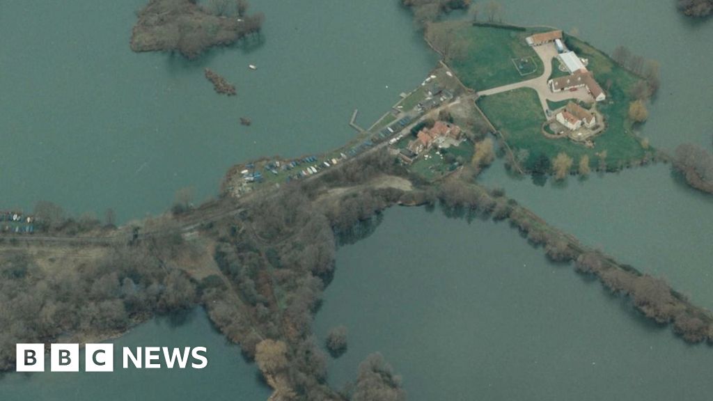 Reading 1993 murder retrial 'after new evidence emerges' - BBC News