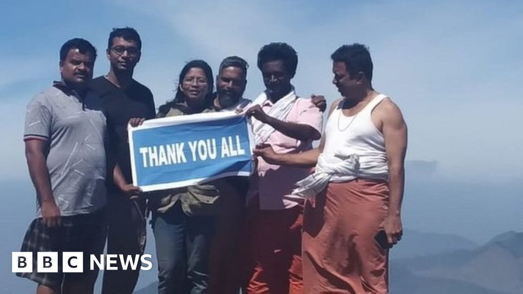 India women: First female climbs sacred mountain - BBC News