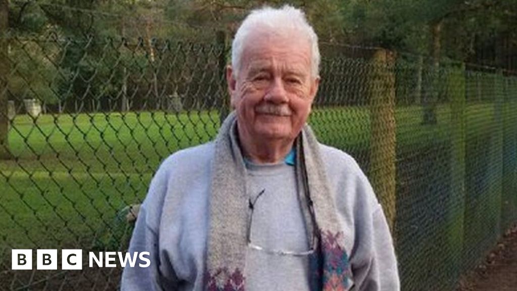 David Beresford, 72, named as man who died in crash - BBC News