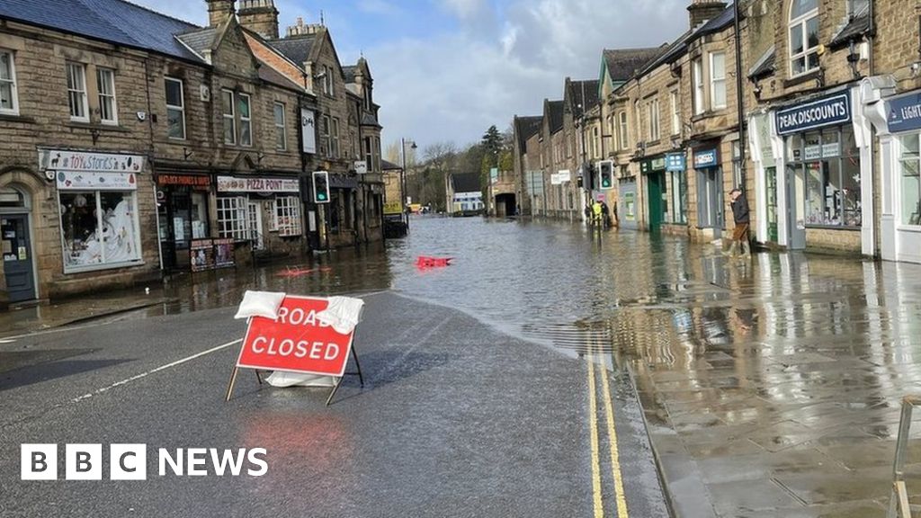 Storm Franklin causes flooding and damage to properties - BBC News