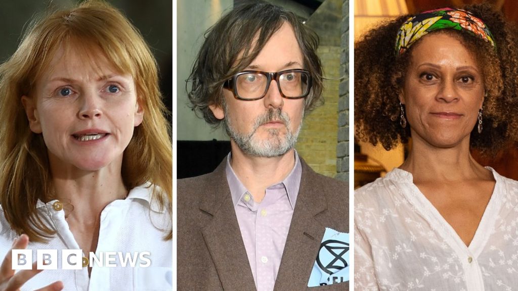 Arts figures criticise plan to cut university funding for creative subjects