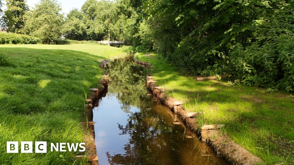 Stream on Norfolk/Suffolk border returned to its historical route