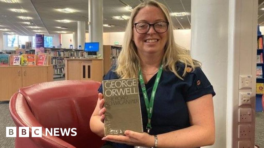 Overdue George Orwell novel returned to Hull library after 50 years - BBC News
