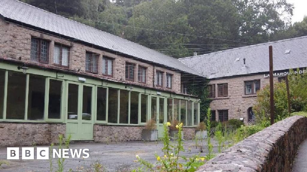 Plans for hospitality staff accommodation refused in Jersey - BBC News