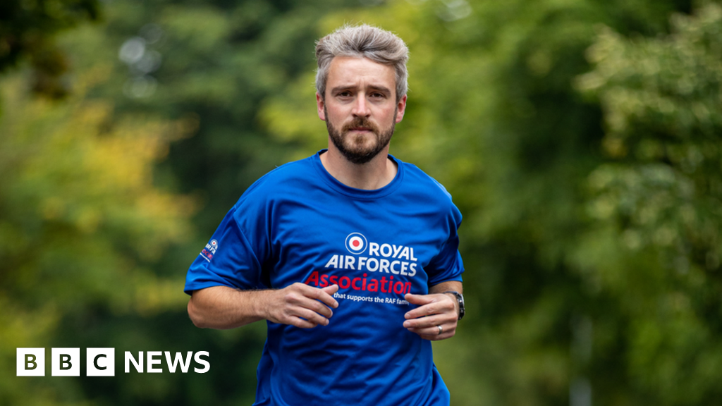 Shropshire RAF man completes 104-mile running challenge - BBC News