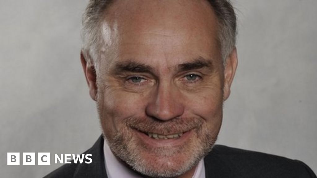 West Yorkshire Police detective lied in rape inquiry, MP says - BBC News