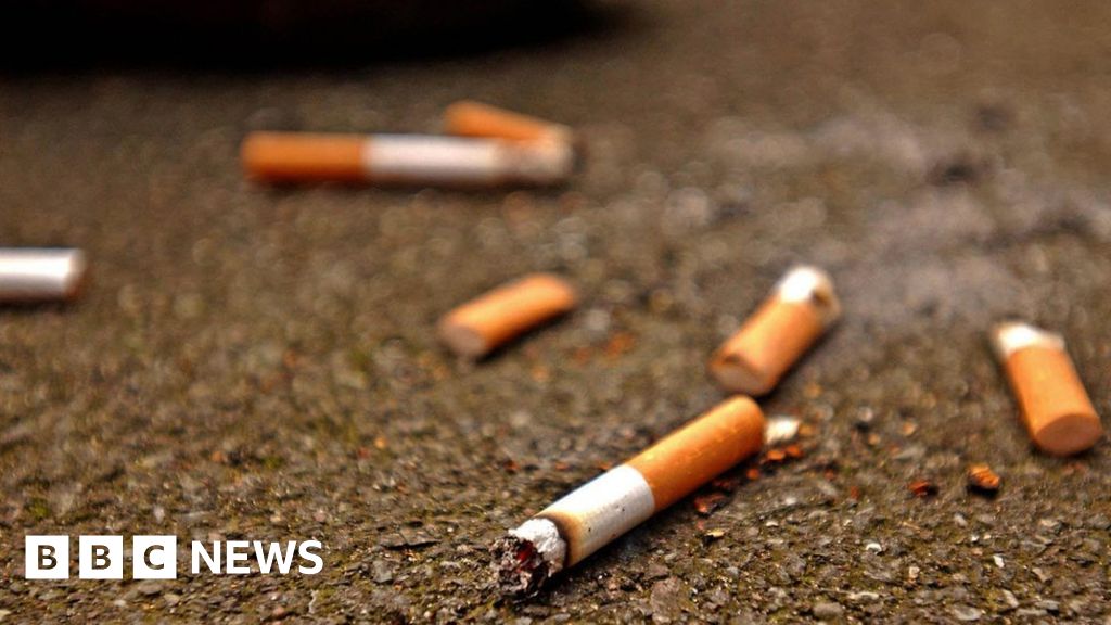 Drivers fined for flicking cigarette butts in Ipswich - BBC News