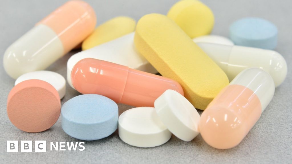 Cancer drugs may be delayed after Brexit, say experts - BBC News