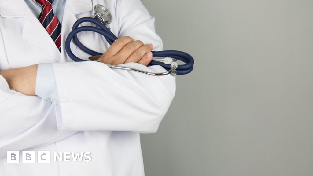 Call for action as GP numbers fall in Scotland - BBC News