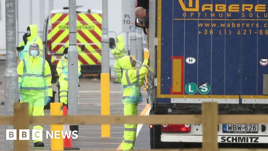 Covid: Lorry drivers arriving in England to be tested