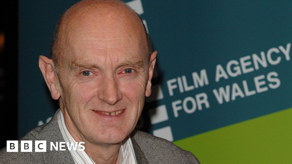 Peter Edwards: Tributes to Welsh director and producer - BBC News