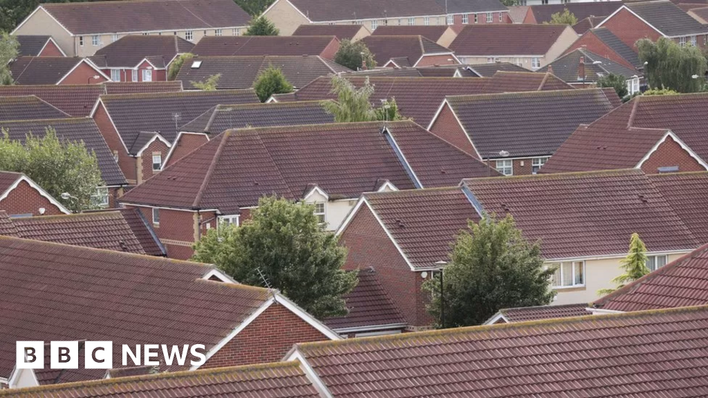 Report reveals 'growing crisis' for renters in Devon and Cornwall - BBC ...