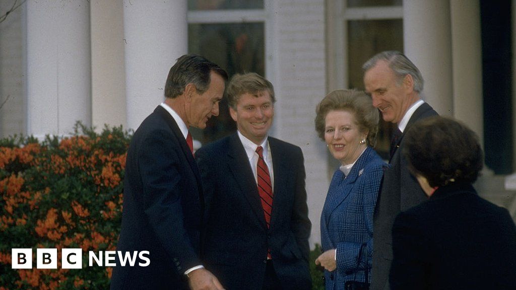 President-elect George Bush meets Margaret Thatcher - BBC News