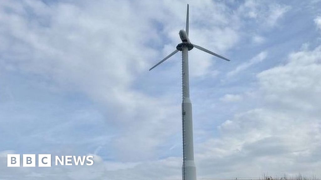 New giant wind turbine project sunk for £75m surfing lagoon - BBC News