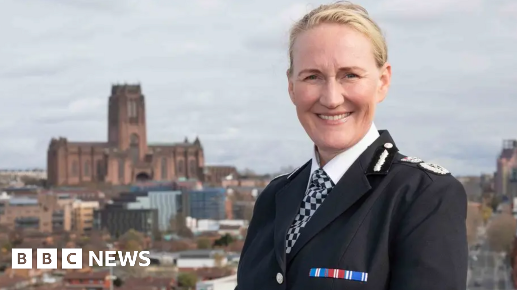 Merseyside Police chief constable Serena Kennedy to retire - BBC News
