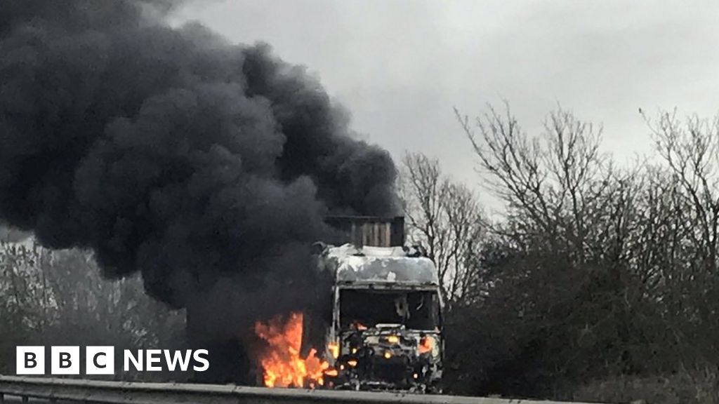 Bra lorry fire shuts A14 for hours in Cambridgeshire - BBC News
