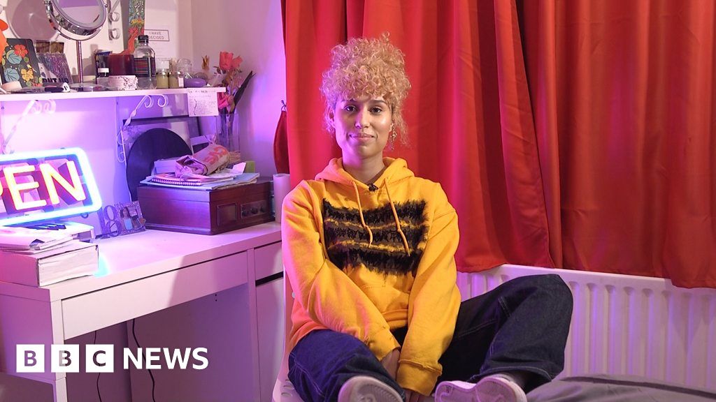 Singer Raye is on the sound of 2017 shortlist, she shows us around her ...
