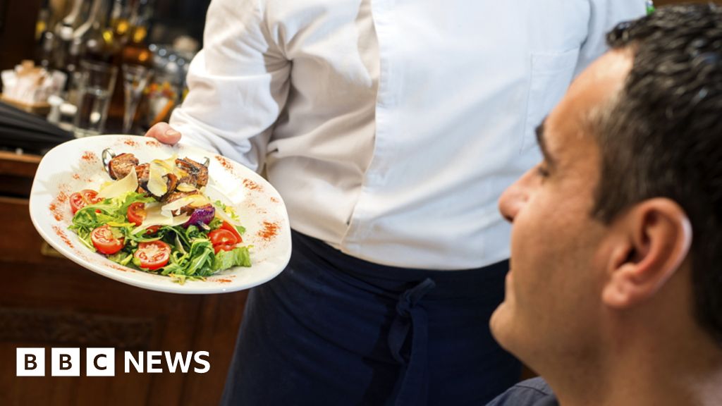 How can you tell the restaurant you're eating in is clean? - BBC News